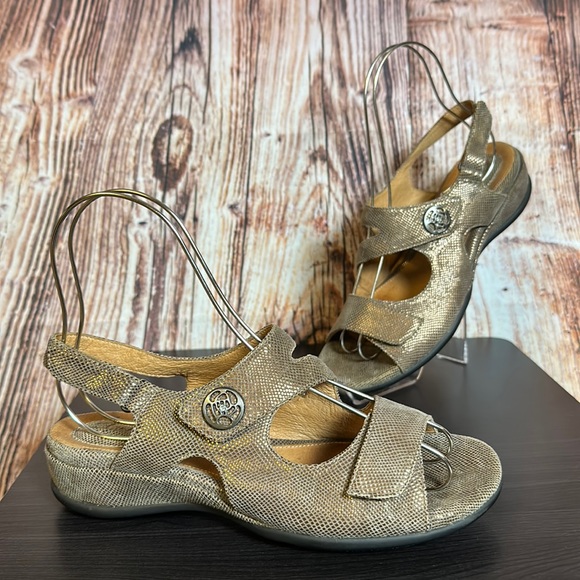 Clarks | Shoes | Clarks Artisan Bronze Snakeskin Leather Sandals Womens ...